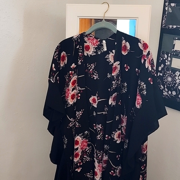 Jack & Missy | Tops | Jack And Missy Floral Kimono | Poshmark